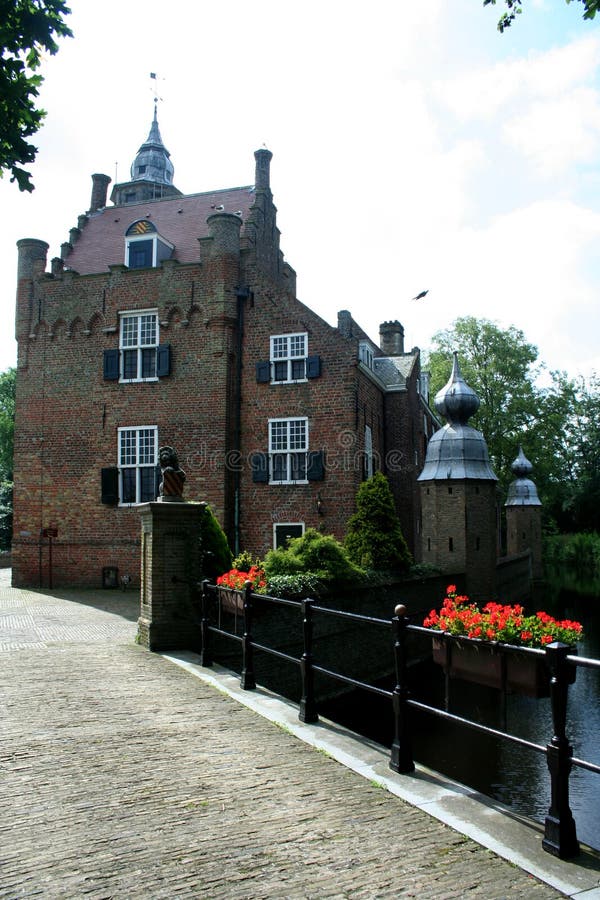 Slott Moermond i Renesse fotografering för bildbyråer. Bild av ytter ...