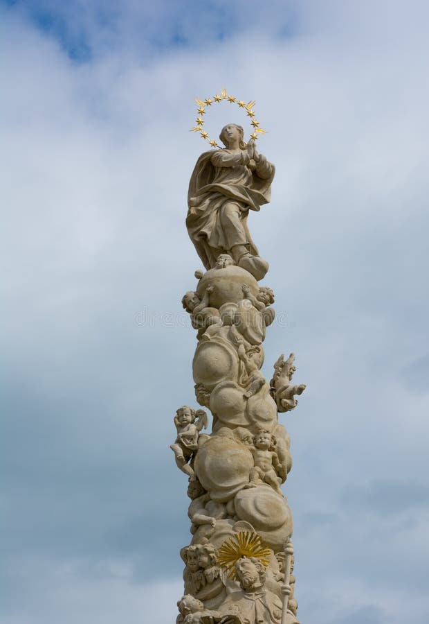 Sloup de Mariansky, Telc foto de archivo. Imagen de herencia - 56242524