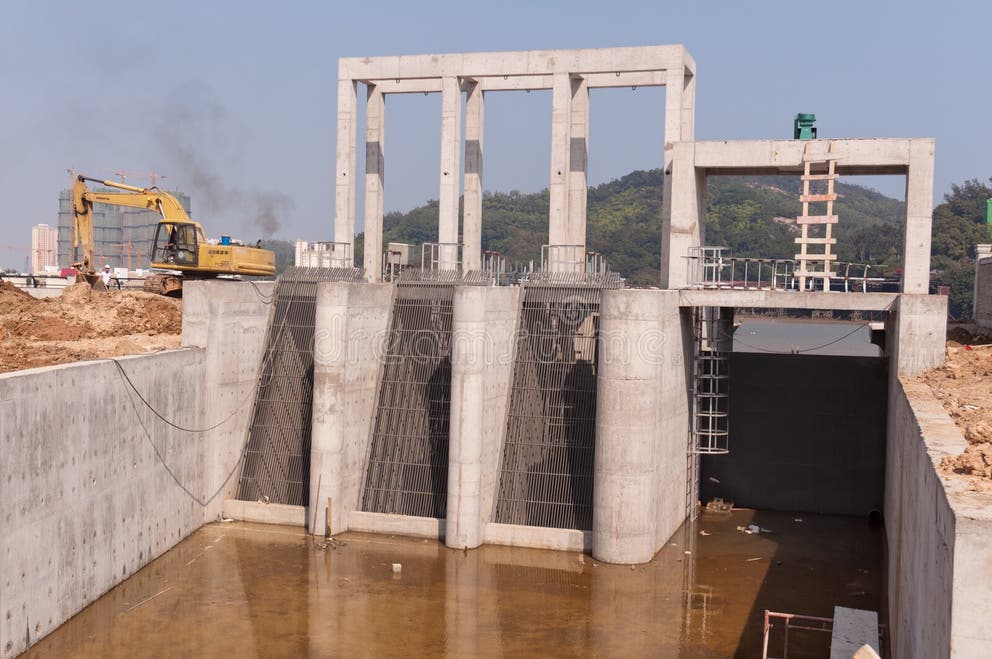 Sluice dam editorial stock photo. Image of guide, water - 29689023