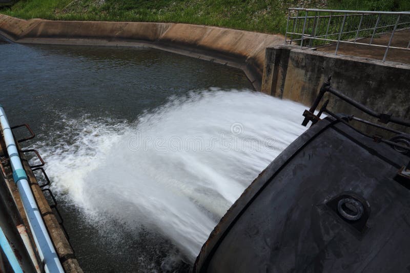 Sluice Dam in Pra Sae Reservoir Stock Photo - Image of lake, metal ...