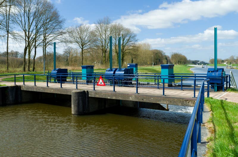 Sluis stock foto. Image of kanaal, nearsighted, open - 14742950