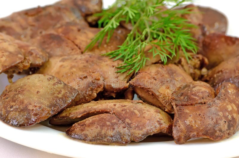 Gekookte Kippenlever Met Groene Ui Stock Afbeelding - Image of maaltijd ...