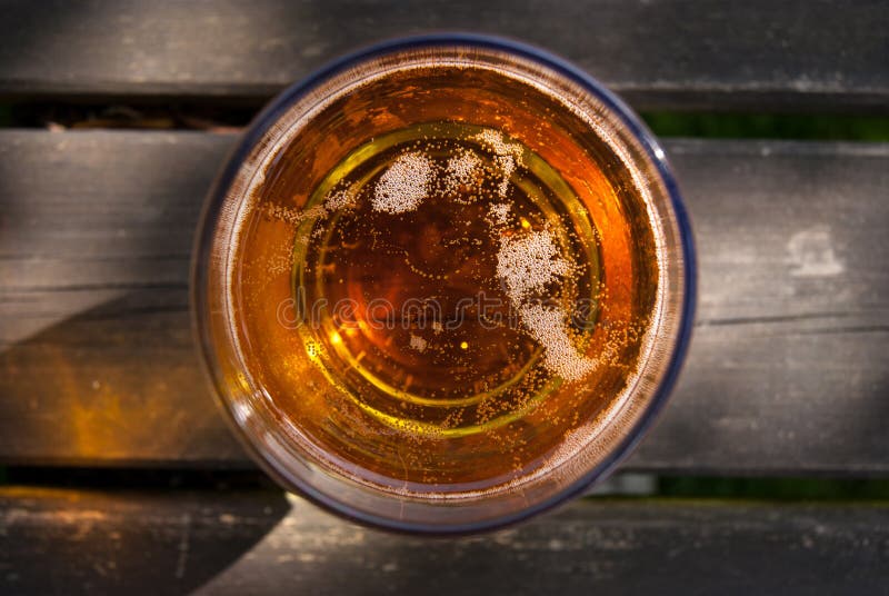 Sluit Omhoog Van Pint Van Cider Van Hierboven Stock Afbeelding - Image ...