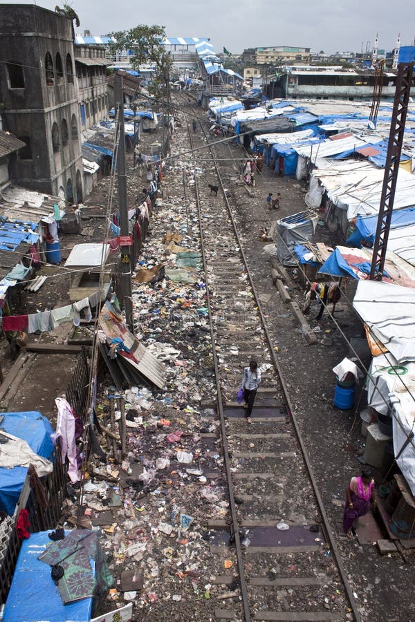 Slum in Mumbai editorial photo. Image of poverty, poor - 22175966