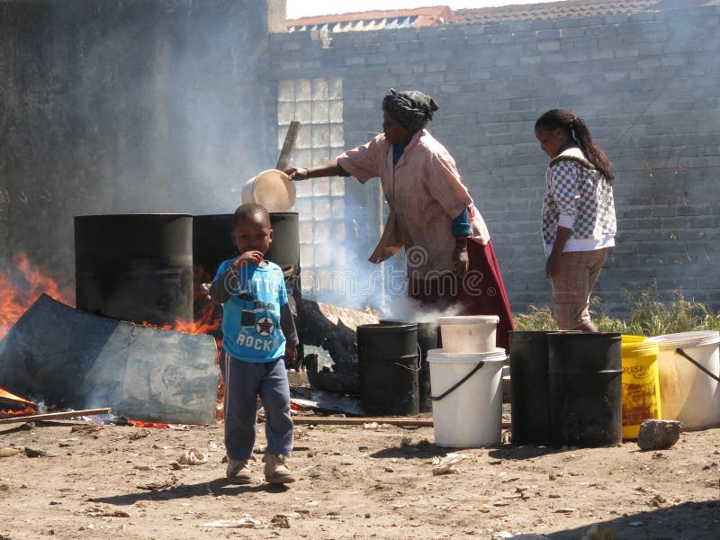 Slums fotografia editorial. Imagem de enlameado, capa - 59890032