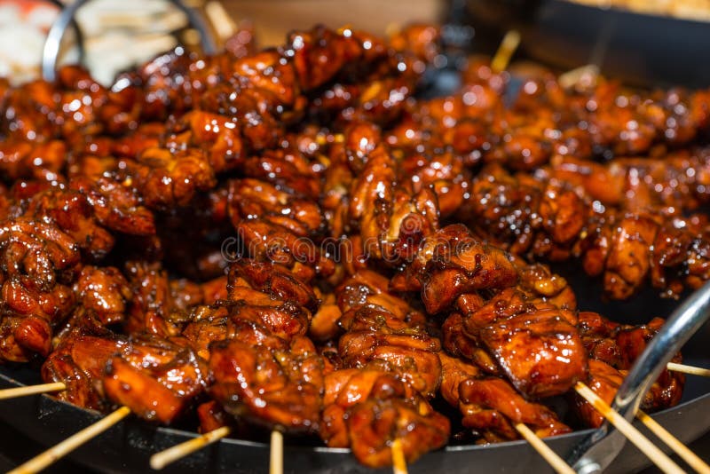 Smakelijk Geroosterd of Geroosterd Gemarineerd Vlees Op Vleespennen ...