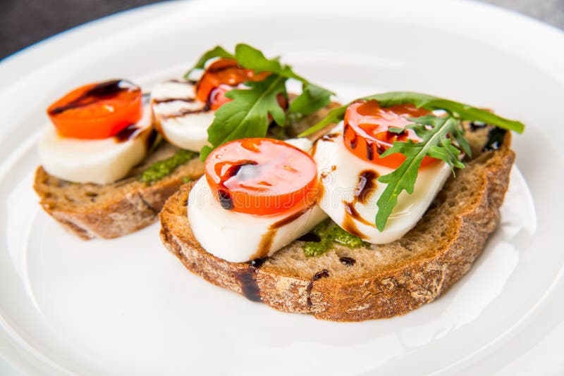 Smakelijk voedsel stock foto. Image of komkommer, dieet - 39916408