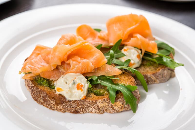 Smakelijk voedsel stock foto. Image of zalm, maaltijd - 39916558