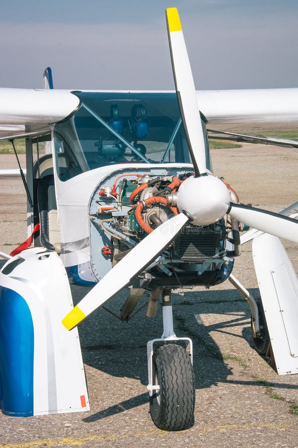 Small airplane engine stock photo. Image of private, transport - 40252340