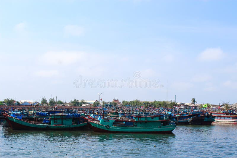 Small Boat Harbor, Ship on the River, Ship on the Lake, Ship in Port ...