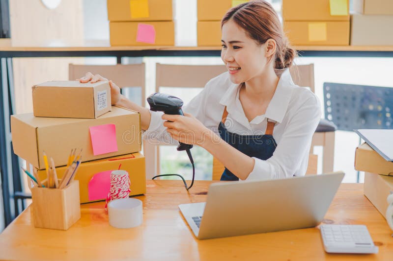 Small Business Owners Online are Scanning Barcode-labelled Parcel Boxes ...