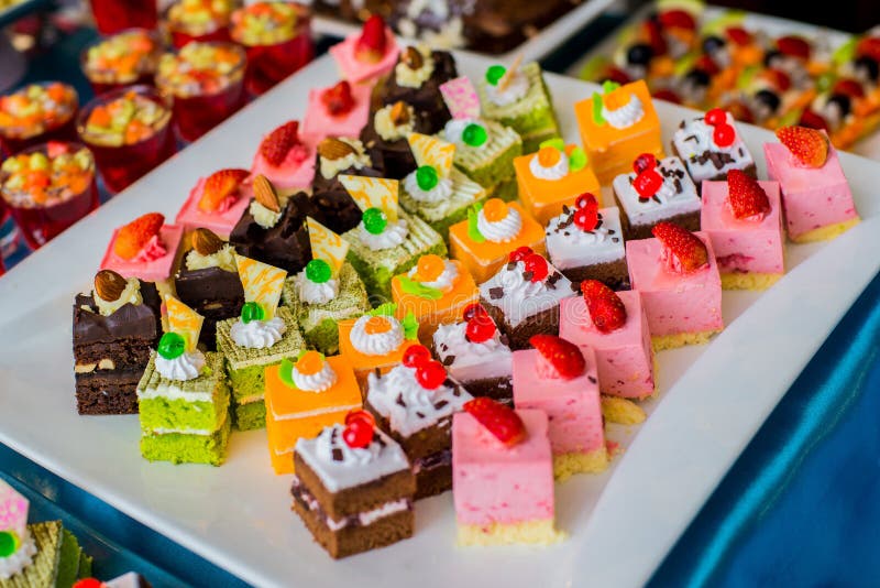 Cupcakes on tray stock photo. Image of tray, cupcakes - 11999582