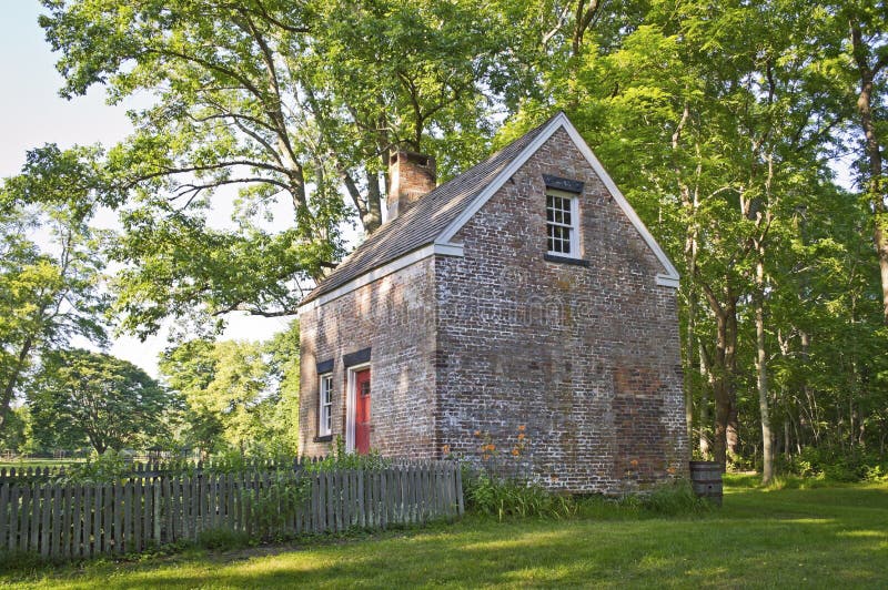 Colonial Cottage stock image. Image of foliage, autumn - 9511851