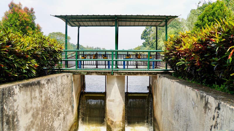 Concrete Pit Box Stock Photos - Free & Royalty-Free Stock Photos from ...