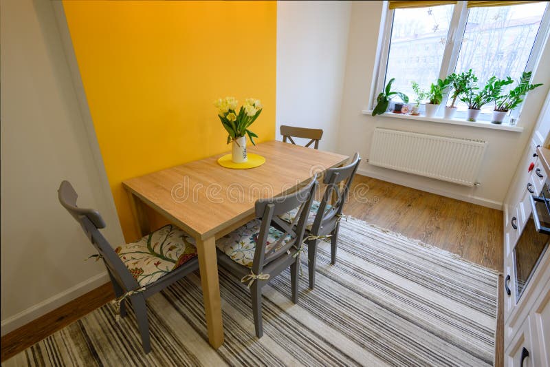 Dining Table in Cozy Well Designed Dining Room Stock Photo - Image of ...