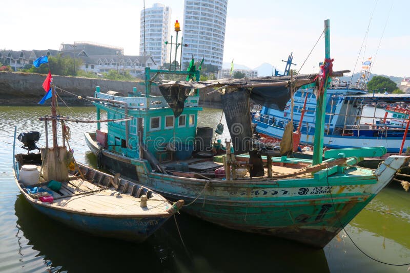 Small fishing boat editorial image. Image of water, boats - 87386970