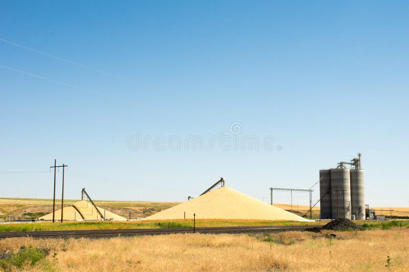 Grain Elevators American West Stock Photo - Image of elevator, windmill ...