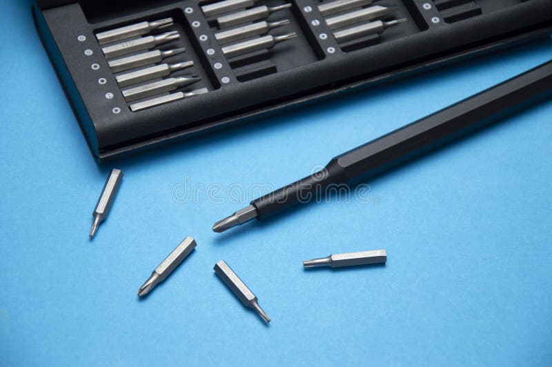 Small Hand Screwdriver with Interchangeable Tips, Screwdriver for DIY ...