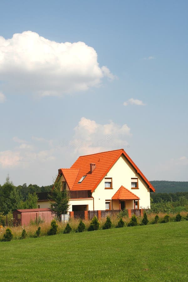 Small house stock image. Image of grass, pokrzywna, trees - 6137325