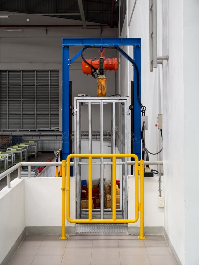 Small Lift stock image. Image of lift, cable, small, rope - 48267005