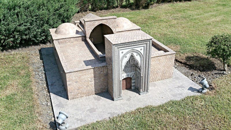 Small mosque in Istanbul stock image. Image of mosque - 45305387