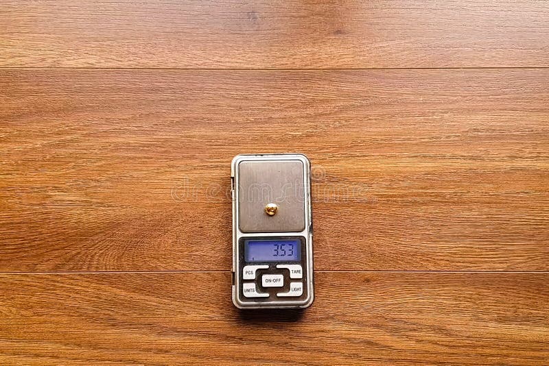Small Piece of Gold on an Electronic Scale Stock Image - Image of noble ...