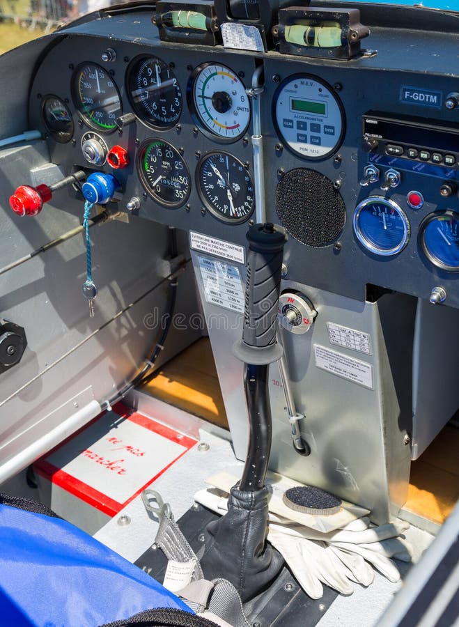 A View Of The Cockpit Of A Large Commercial Airplane A Cockpit ...