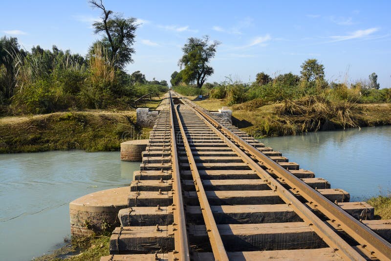 122 Rail Track Bridge Over Canal Stock Photos - Free & Royalty-Free ...