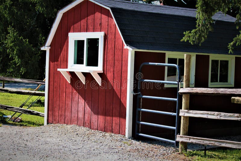 Small Red Barn stock photo. Image of country, vintage - 98701762