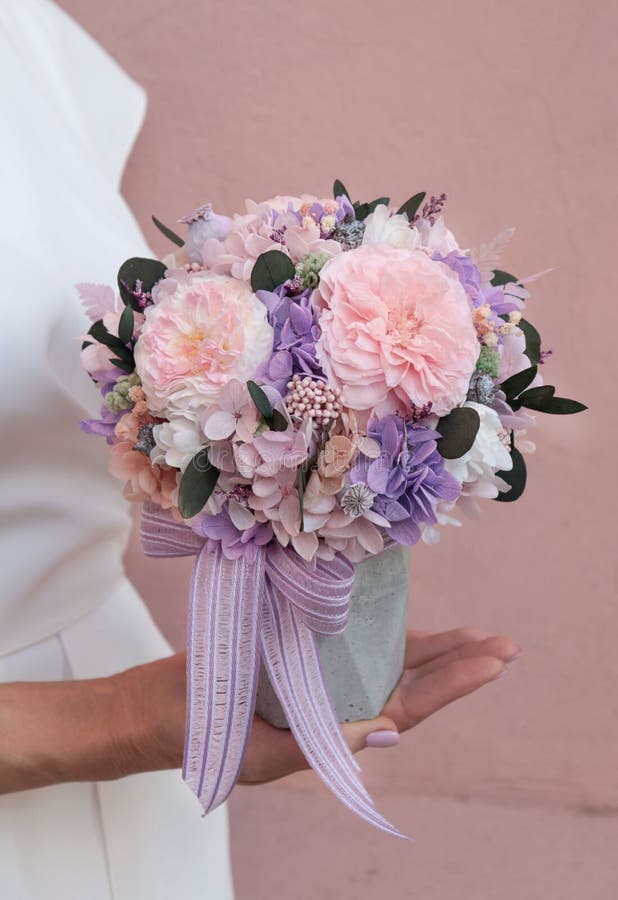 Small Round Flower Box in Hands. Magic Flowers Box. Preserved Flowers ...