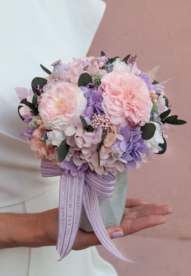 Small Round Flower Box in Hands. Magic Flowers Box. Preserved Flowers ...