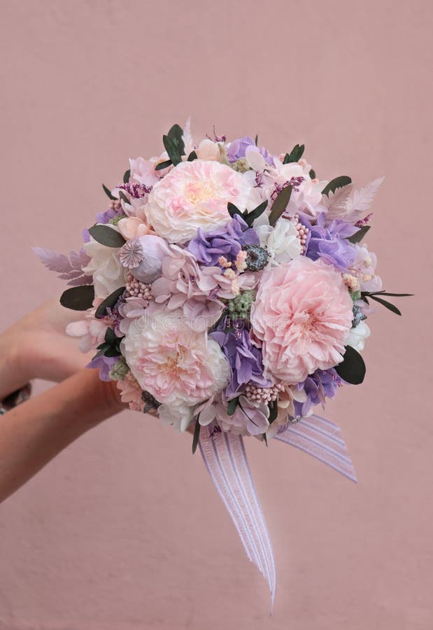 Small Round Flower Box in Hands. Magic Flowers Box. Preserved Flowers ...