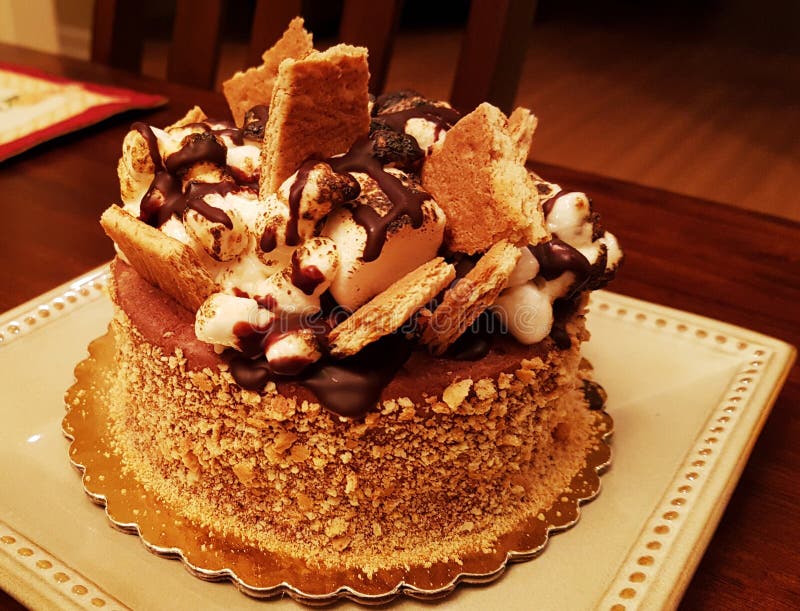 Smore cake on plate stock image. Image of graham, plate - 188978131