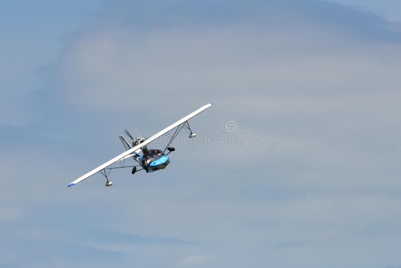 Small seaplane in flight editorial image. Image of flight - 55772710