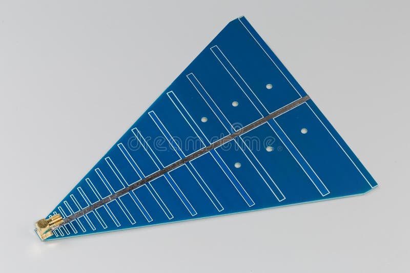 Small-sized Flat Directional Antenna of High-frequency Mobile Unit ...