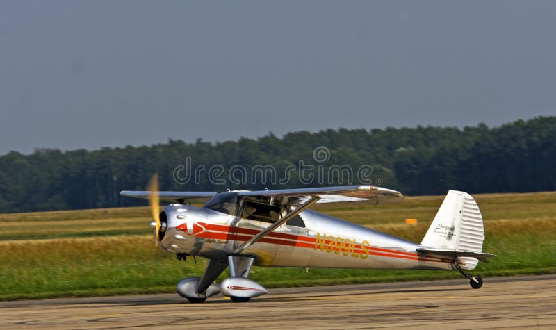 Luxury Small Sports Silver Plane Editorial Photography - Image of ...