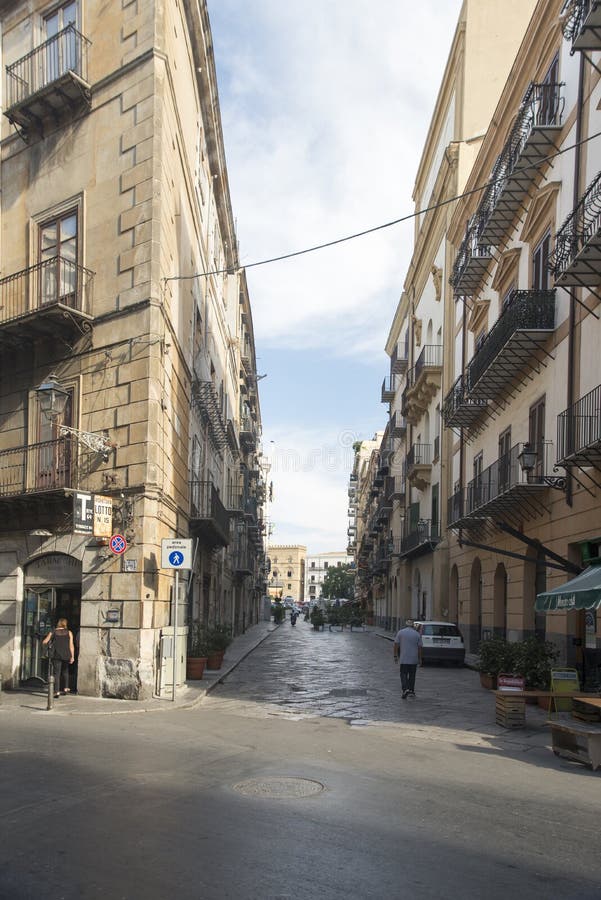Small Streets of Palermo, Sicily Editorial Photography - Image of ...