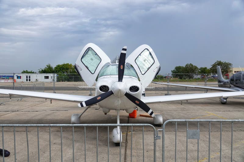 Mobilefence Stock Photos - Free & Royalty-Free Stock Photos from Dreamstime