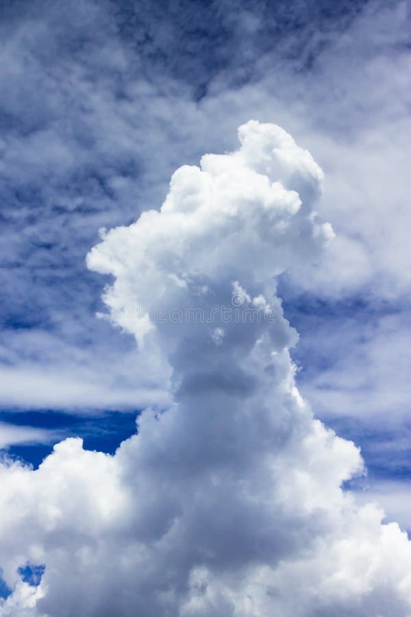 Towering Cumulus Thunderstorm Clouds Stock Image - Image of moisture ...