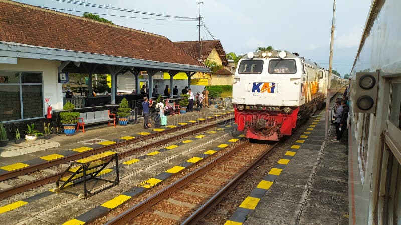 Small Town Station when the Train Arrives Editorial Photo - Image of ...