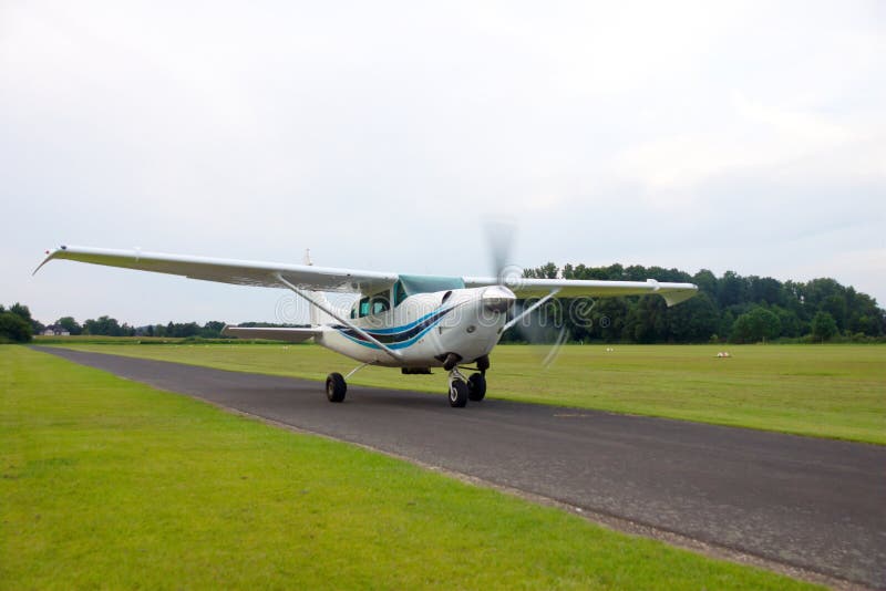 260+ Turboprop Free Stock Photos - StockFreeImages