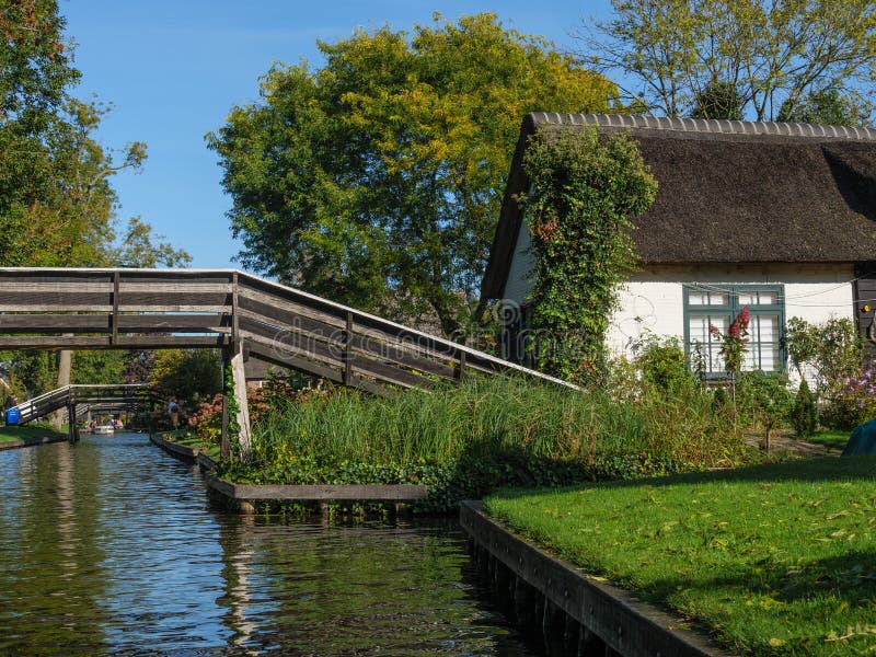 Giethoorn in the Netherlands Editorial Image - Image of flowers, bridge ...
