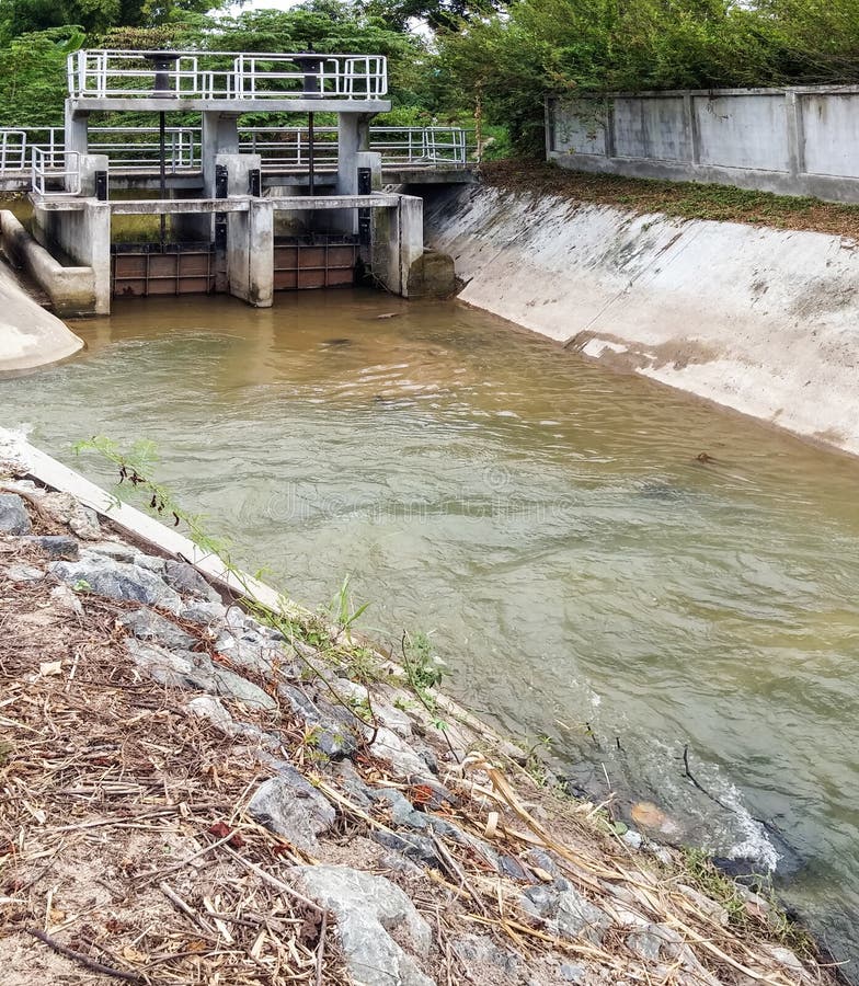 515 Water Dam Gate Irrigation Canal Stock Photos - Free & Royalty-Free ...