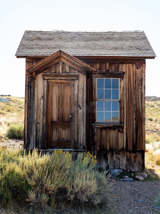 Small Weathered Old Shack in a California Desert Stock Photo - Image of ...