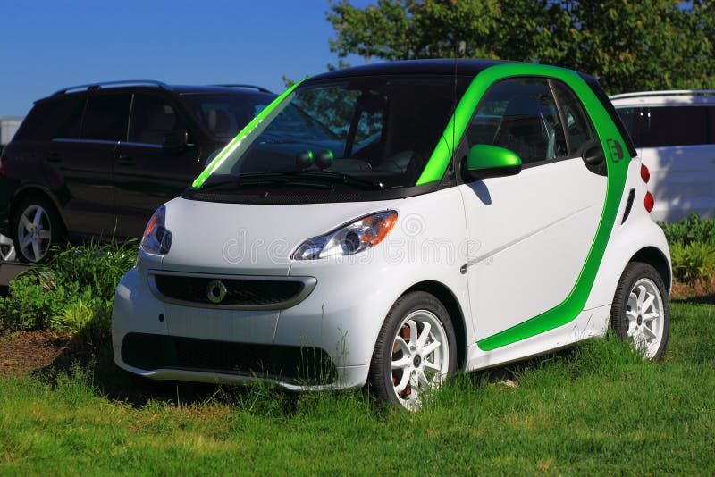 Smart bil redaktionell bild. Bild av parkerat, effektivt - 41160011