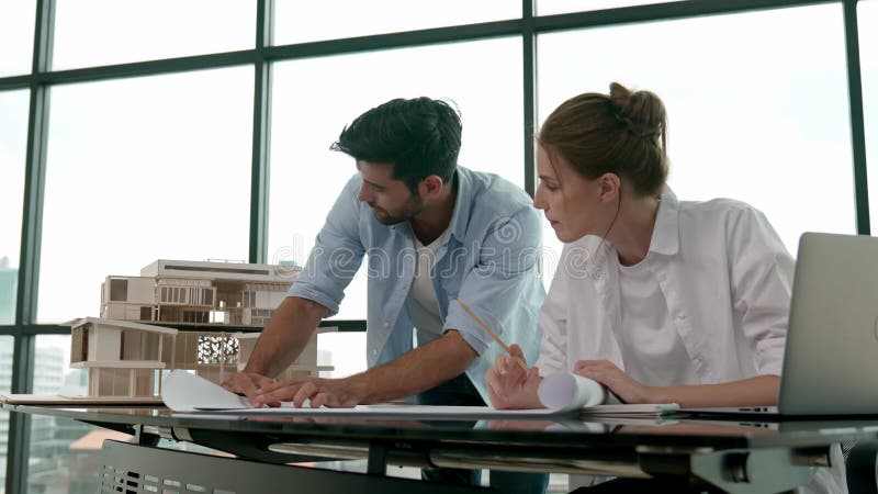 Smart Engineer Using Project Plan Explain House Model Construction ...