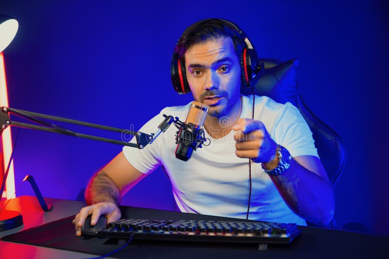 Smart Gaming Streamer Looking Camera with Pose Using Headset and Mic ...
