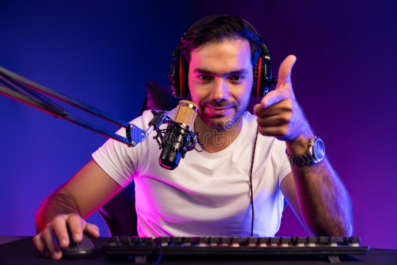 Smart Gaming Streamer Looking Camera with Pose Using Headset and Mic ...