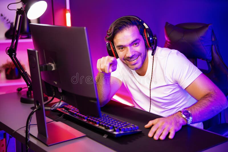 Smart Gaming Streamer Looking Camera with Pose Using Headset and Mic ...