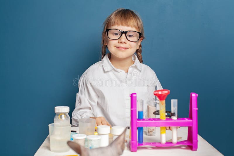 Smart Girl with Science Lab Experiment. Science and Education Concept ...